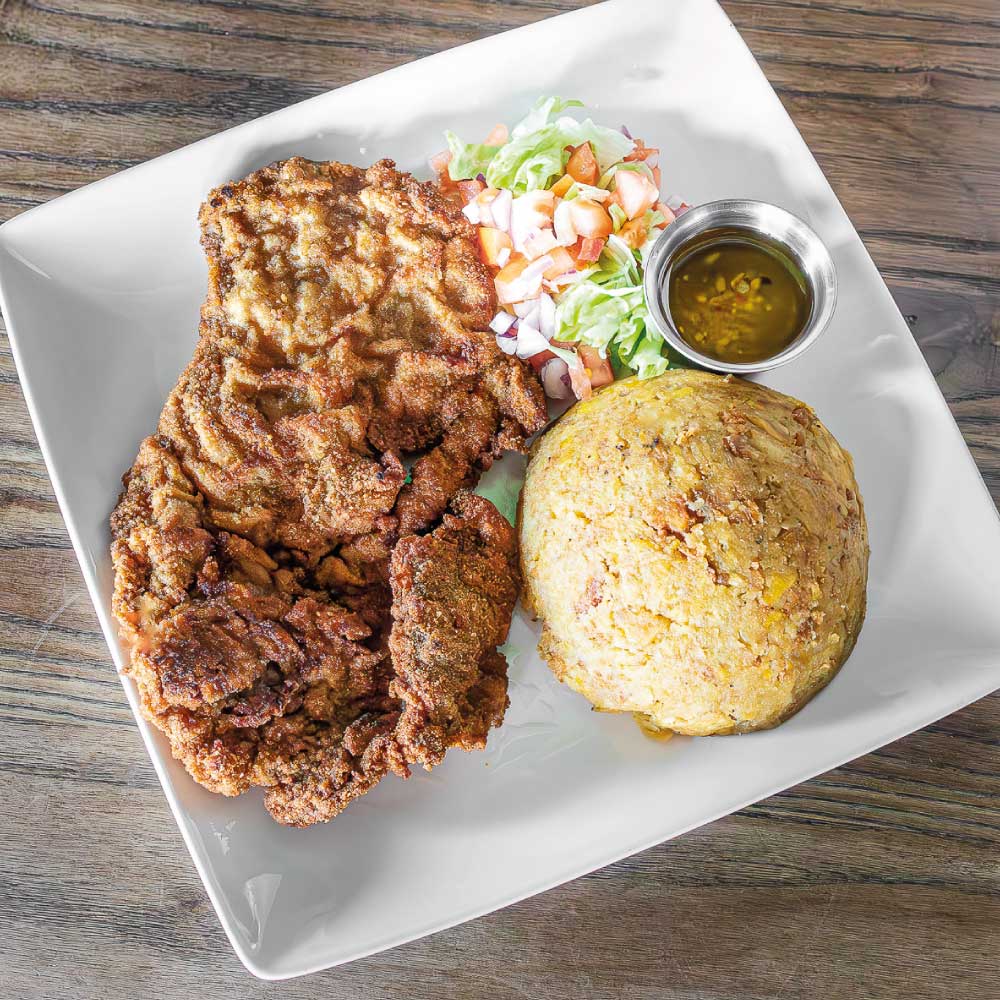 Mofongo con Bistec Empanizado - Garabato