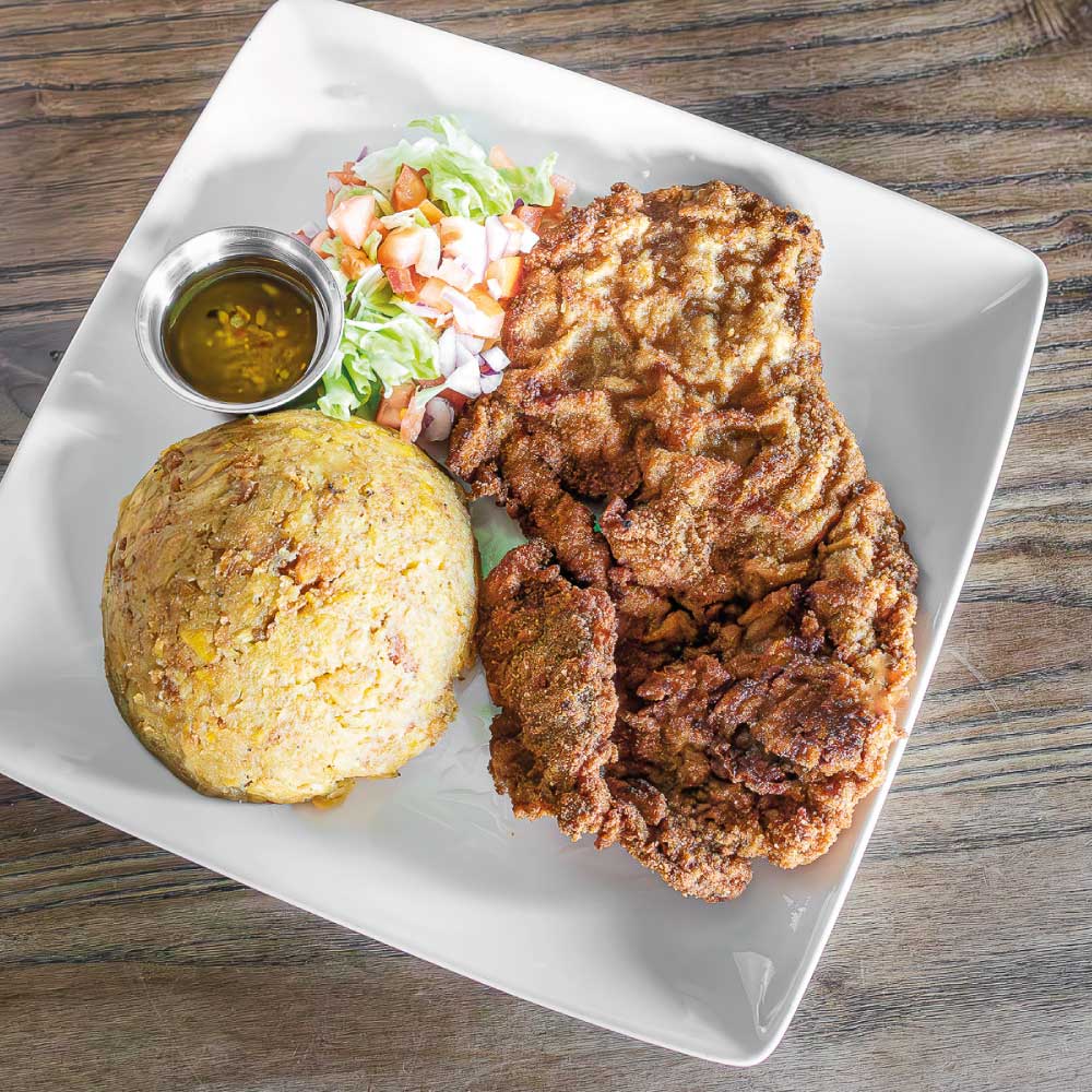 Mofongo Con Pechuga Empanizada - Garabato
